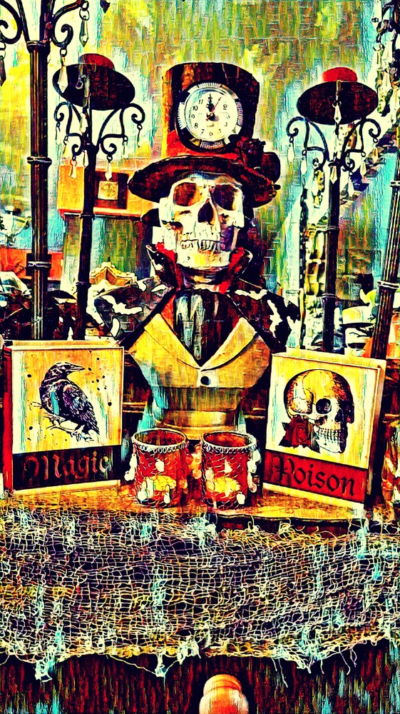 Moonlighting - The bewitching hour! 🎃🕸🕷🦇☠👻😈